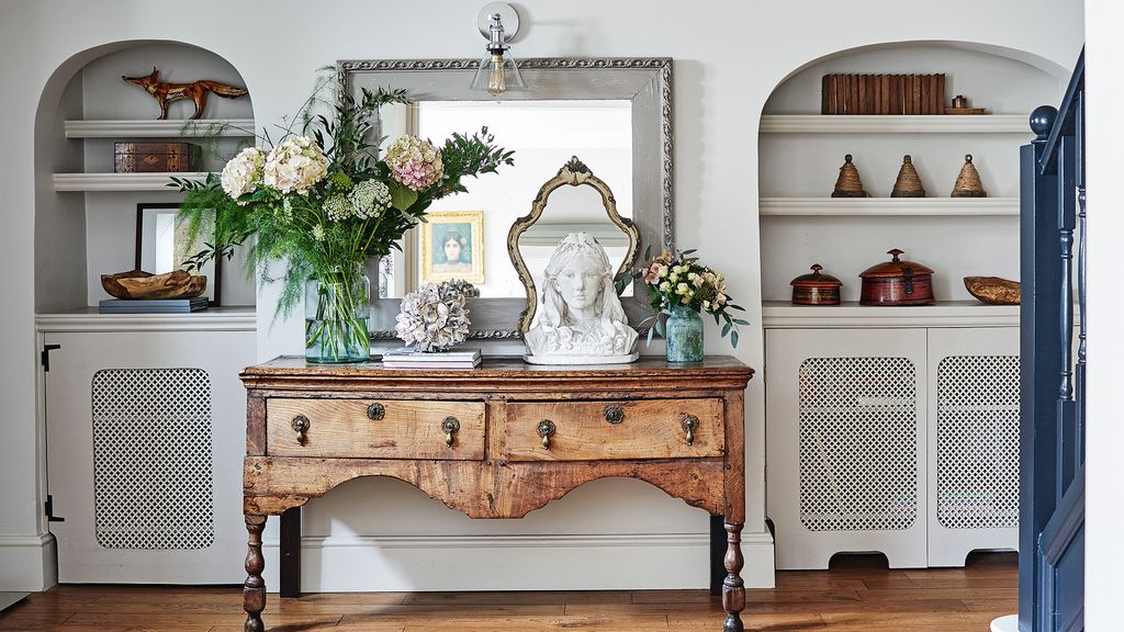 Decorating with vases: 13 ways to create beautiful displays | Homes and ...