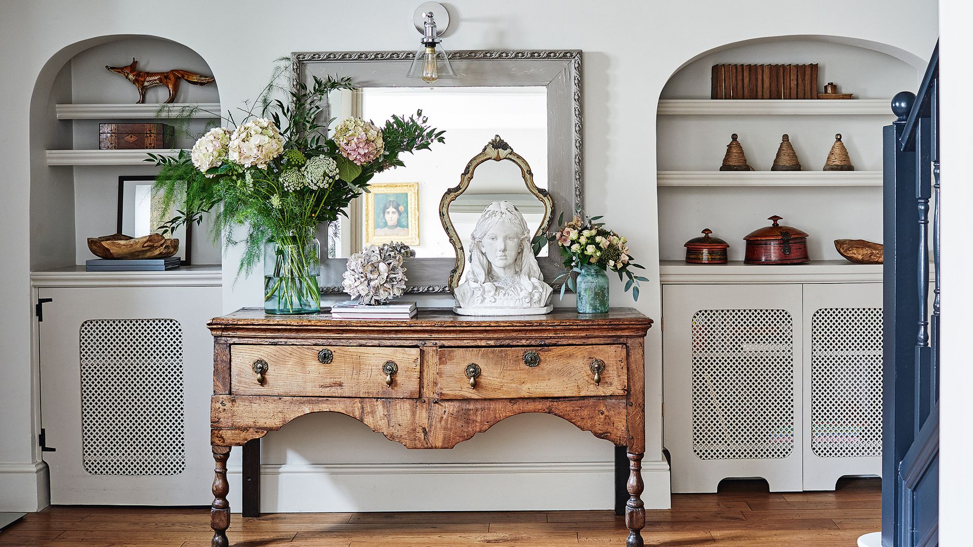 Decorating with vases: 13 ways to create beautiful displays | Homes and ...