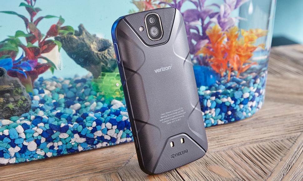 Kyocera DuraForce Pro Review: Unbreakable Exterior with a Blah Battery ...