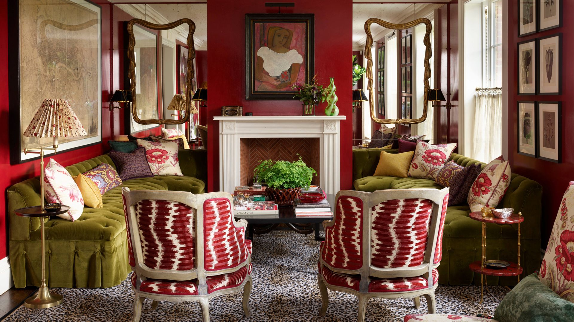 Explore a Luxuriously Layered Family Home That Slips So Effortlessly ...
