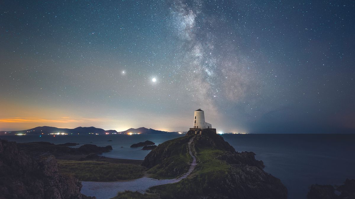 One photographer's mission to save our skies from light pollution ...