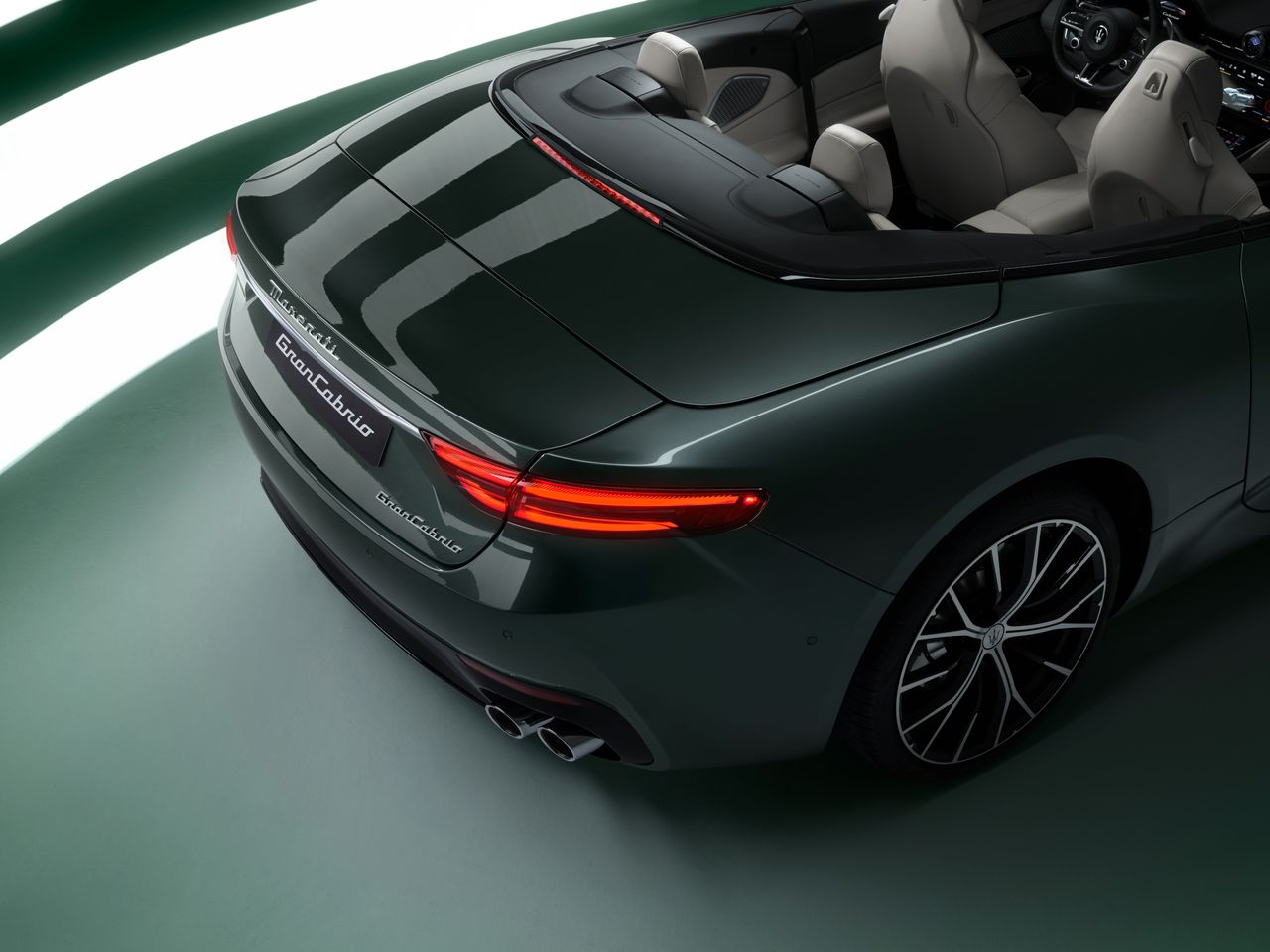 Maserati GranCabrio blends drop-top performance with effortless ...