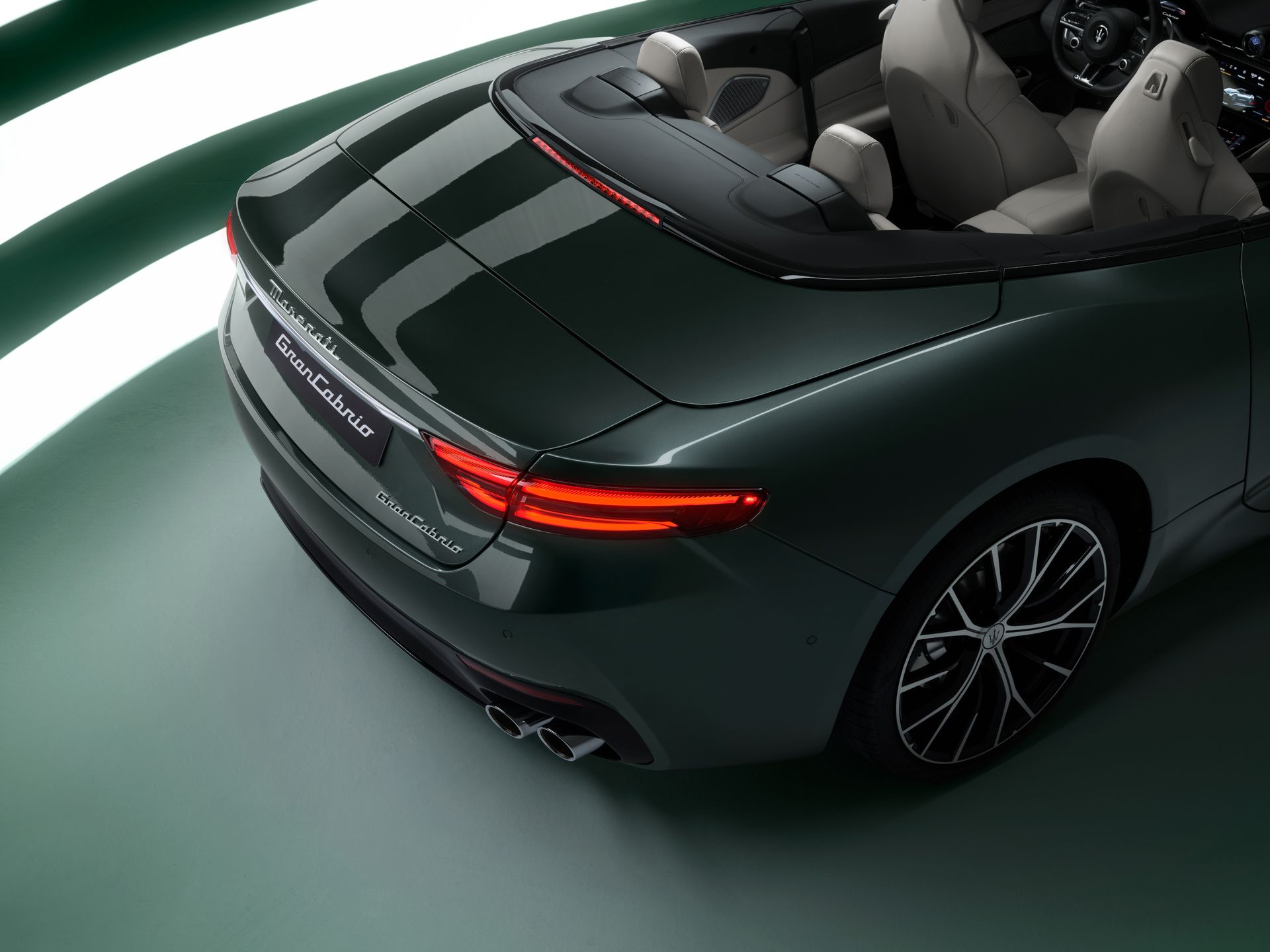 Maserati GranCabrio blends drop-top performance with effortless ...