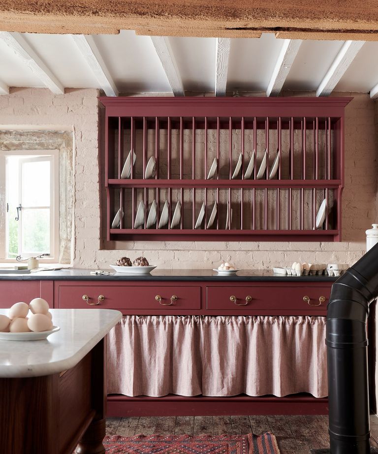 5 kitchens with plate racks that exude rustic charm | Homes and Gardens