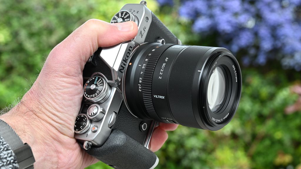 Viltrox AF 90mm f/2.2 Evo review: this portrait-friendly prime gets the ...