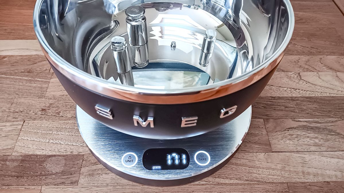 SMEG Contemporary Kitchen Scales review | Tom's Guide