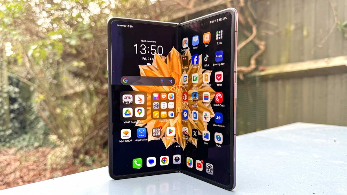 Honor Magic V2 review: A good foldable that's late to the party | Tom's ...