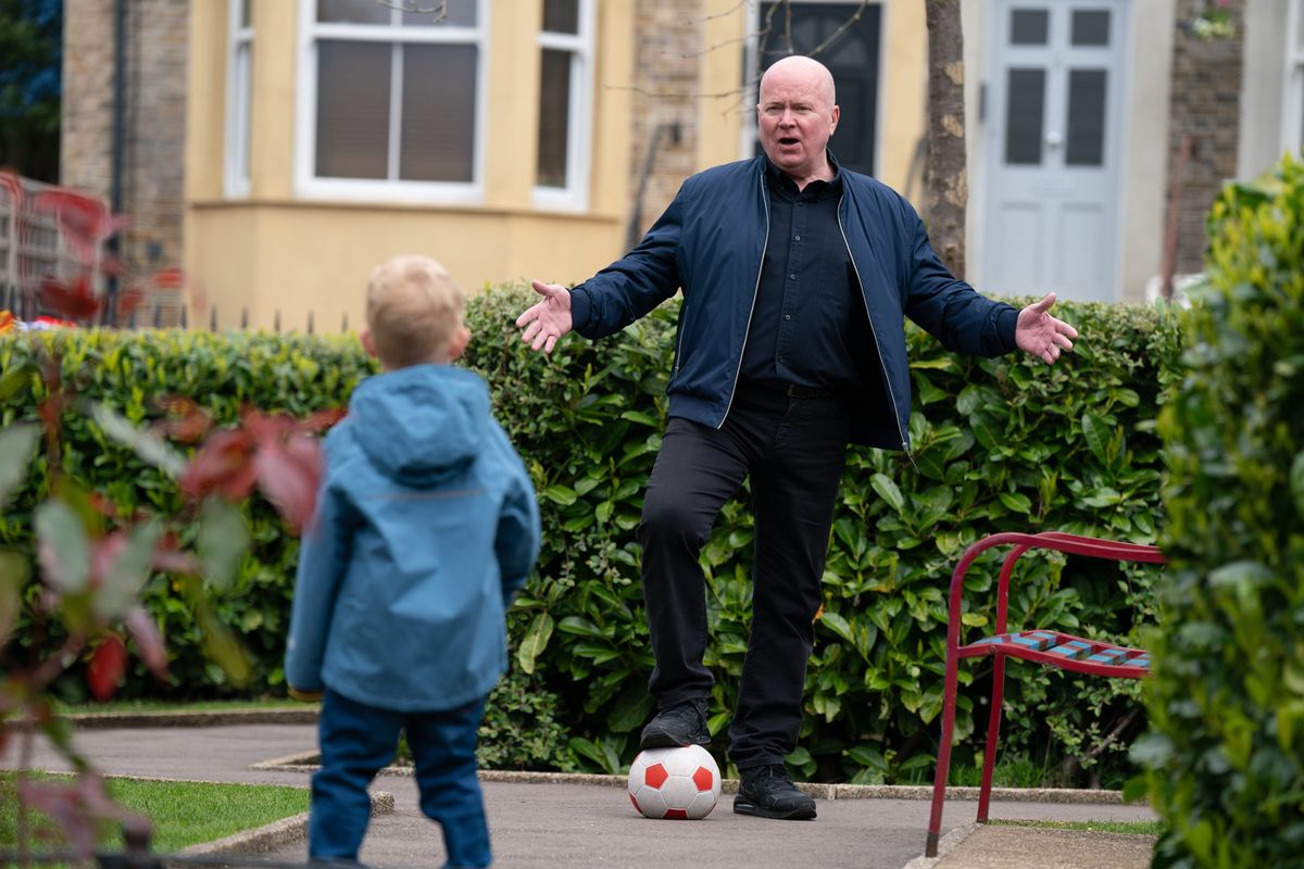 EastEnders spoilers: Phil Mitchell knows the killer truth? | What to Watch