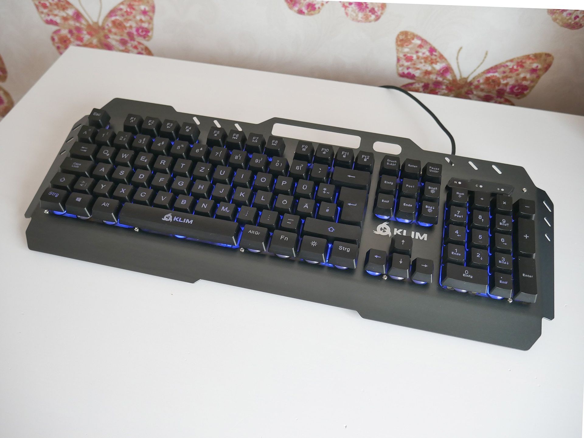 KLIM Lightning Gaming Keyboard [Review]: A ton of punch for the price ...