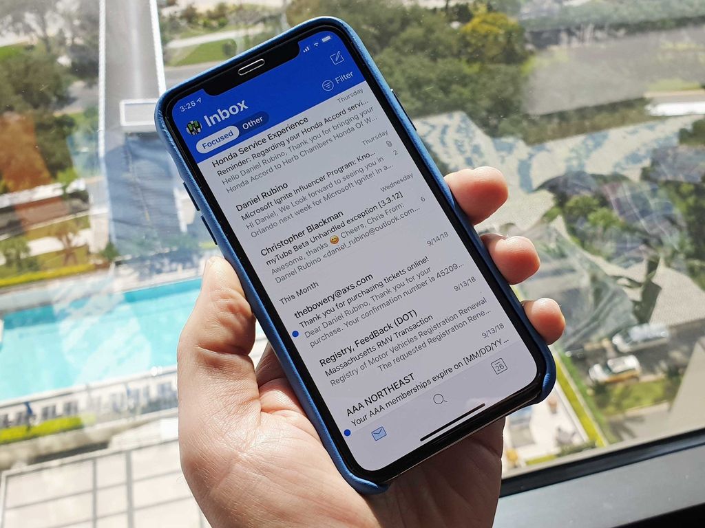 First look at Outlook Mobile on iOS with modern redesign, new features ...