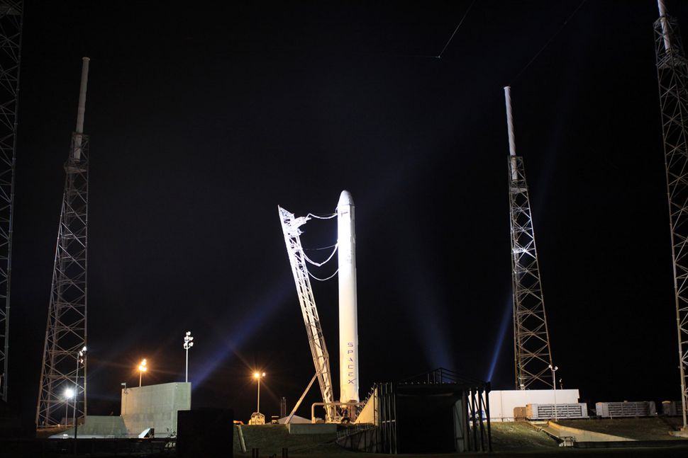 Photos: SpaceX's Historic 1st Launch to Space Station | Space
