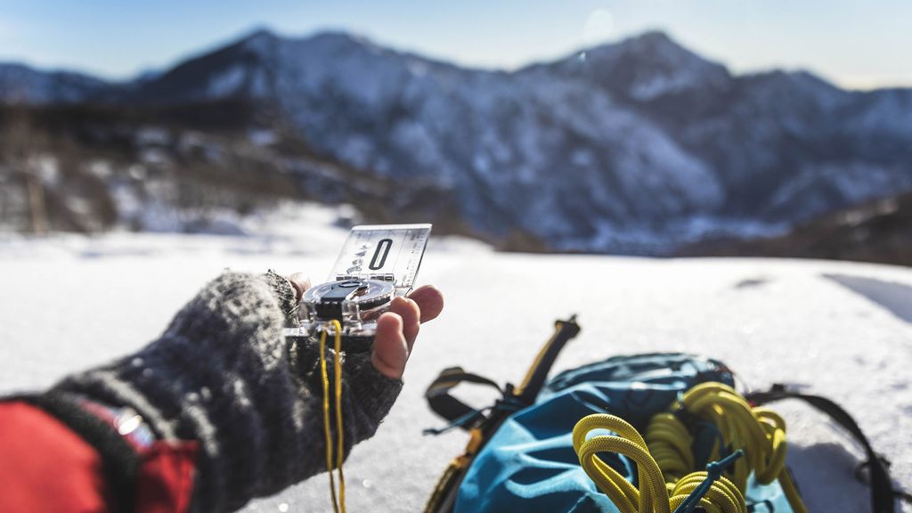 How to use a compass: get your navigational bearings | Advnture