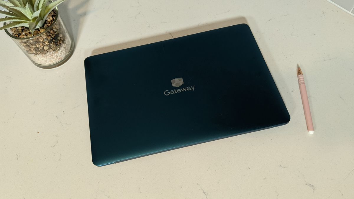 Gateway 14.1-inch Ultra Slim Notebook review | Laptop Mag