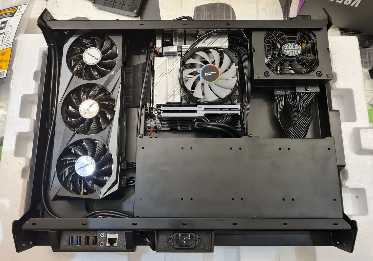 eBlaztr Showcases Upgradable All-in-One PC Case and Systems for Gamers | Tom's Hardware