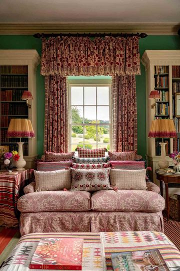 Mixing patterns in interiors: a 12-step masterclass | Homes and Gardens