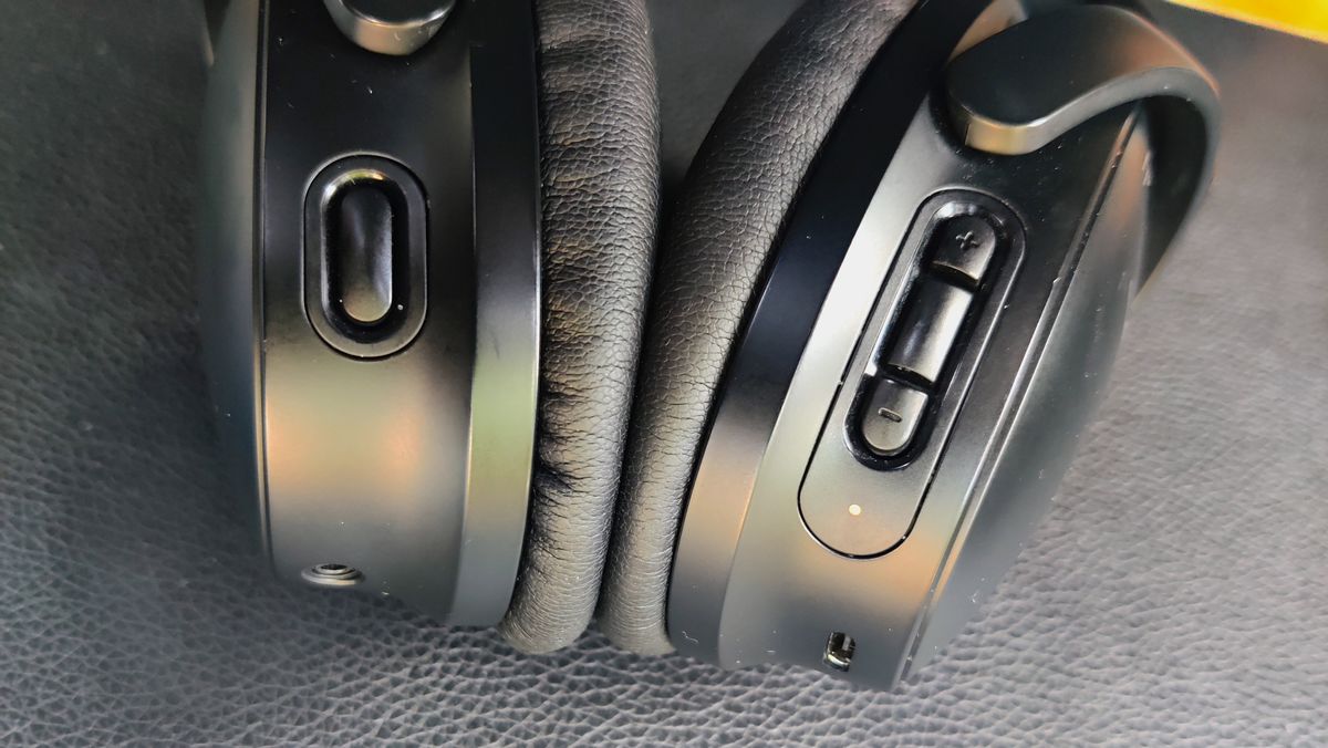 Sennheiser Accentum Plus vs Bose QuietComfort 45: which headphones ...
