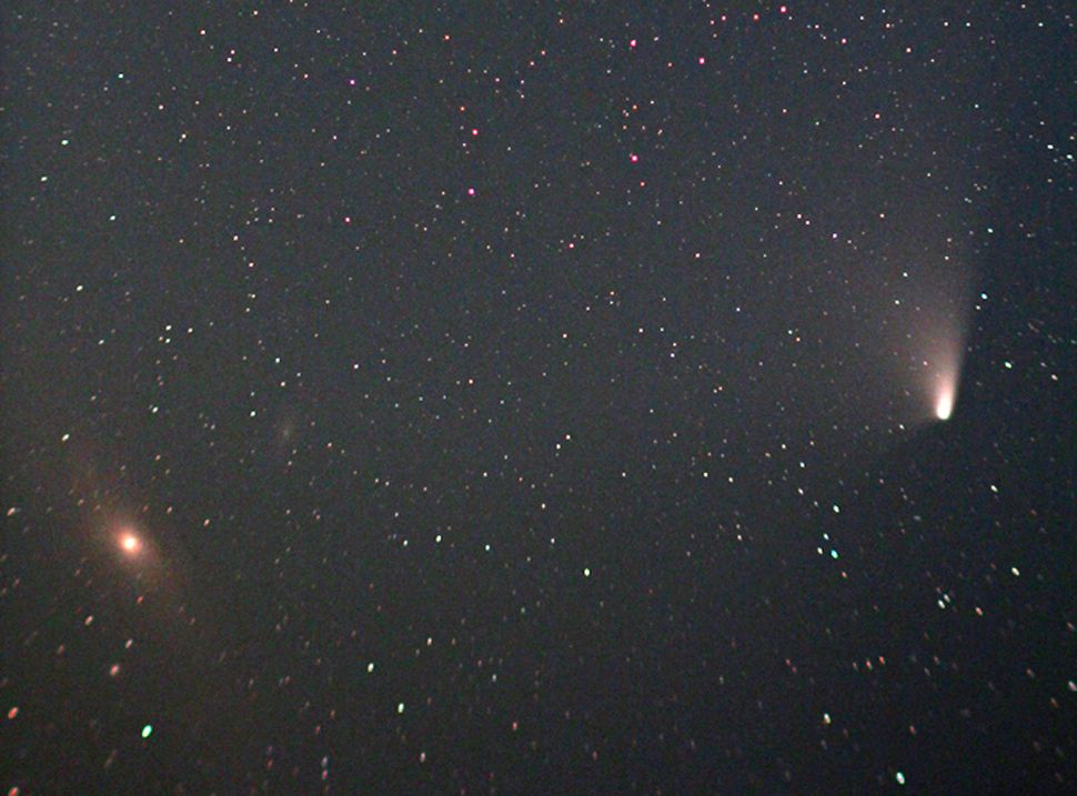 Capturing a Comet-Galaxy Conjunction | Space