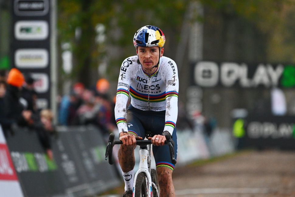 Tom Pidcock makes 'too many mistakes' as he shows off rainbow jersey ...