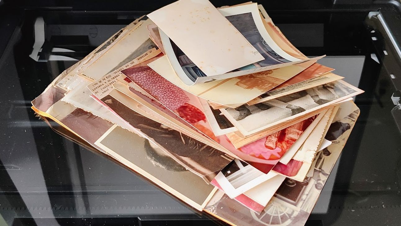Want to digitize old family photos or hundreds of documents or receipts ...