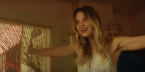 Firefly Lane: 6 Major Differences Between The Book And The Netflix TV ...