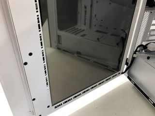 iBUYPOWER Snowblind Review: Translucent Screen on the Side | Tom's Hardware