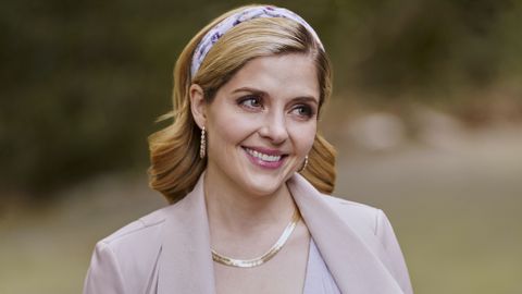 5 Hallmark Stars Who Left For GAF, And 9 Who Are Definitely Staying ...