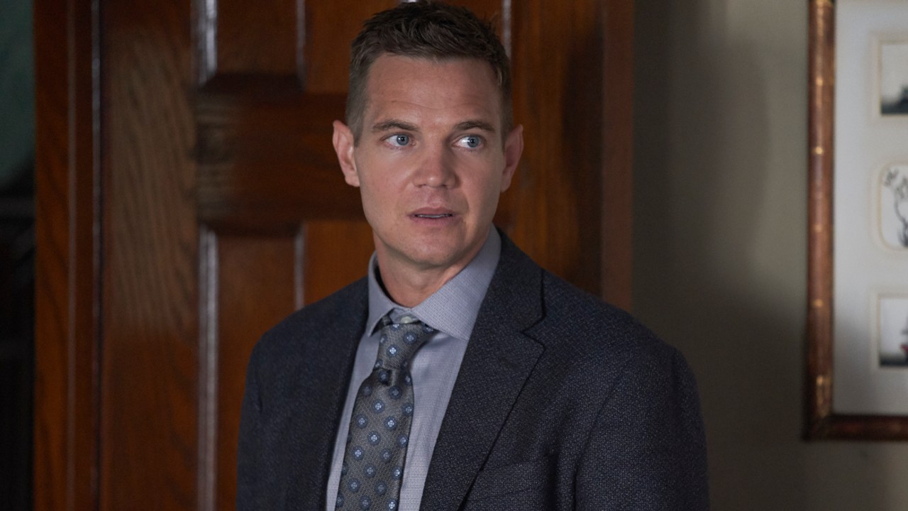 Mayor of Kingstown Star Taylor Handley Breaks Down Kyle’s Shocking ...