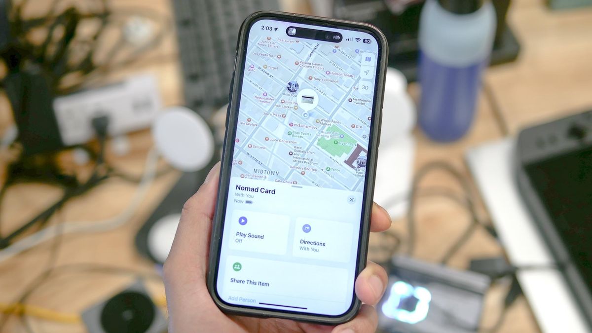I tried Nomad's new Apple Find My Tracking Card, and it finally adds ...
