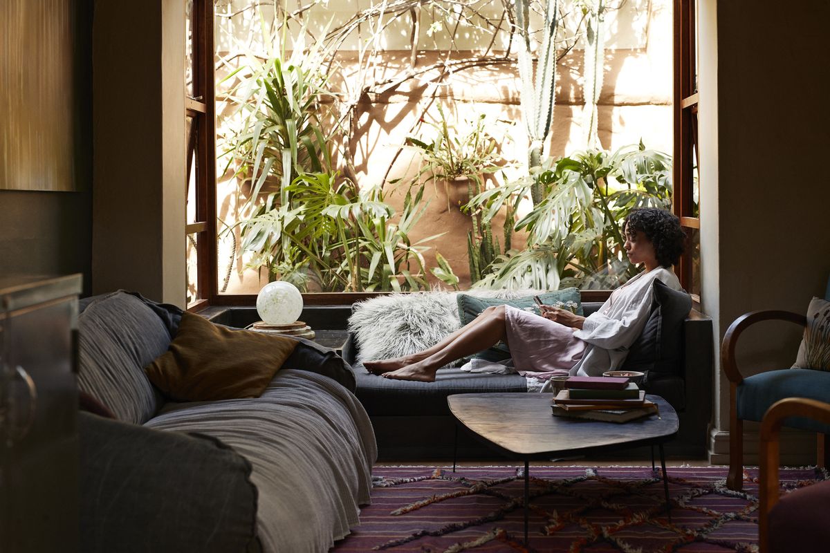 The most common living room layout mistakes, according to an interior ...