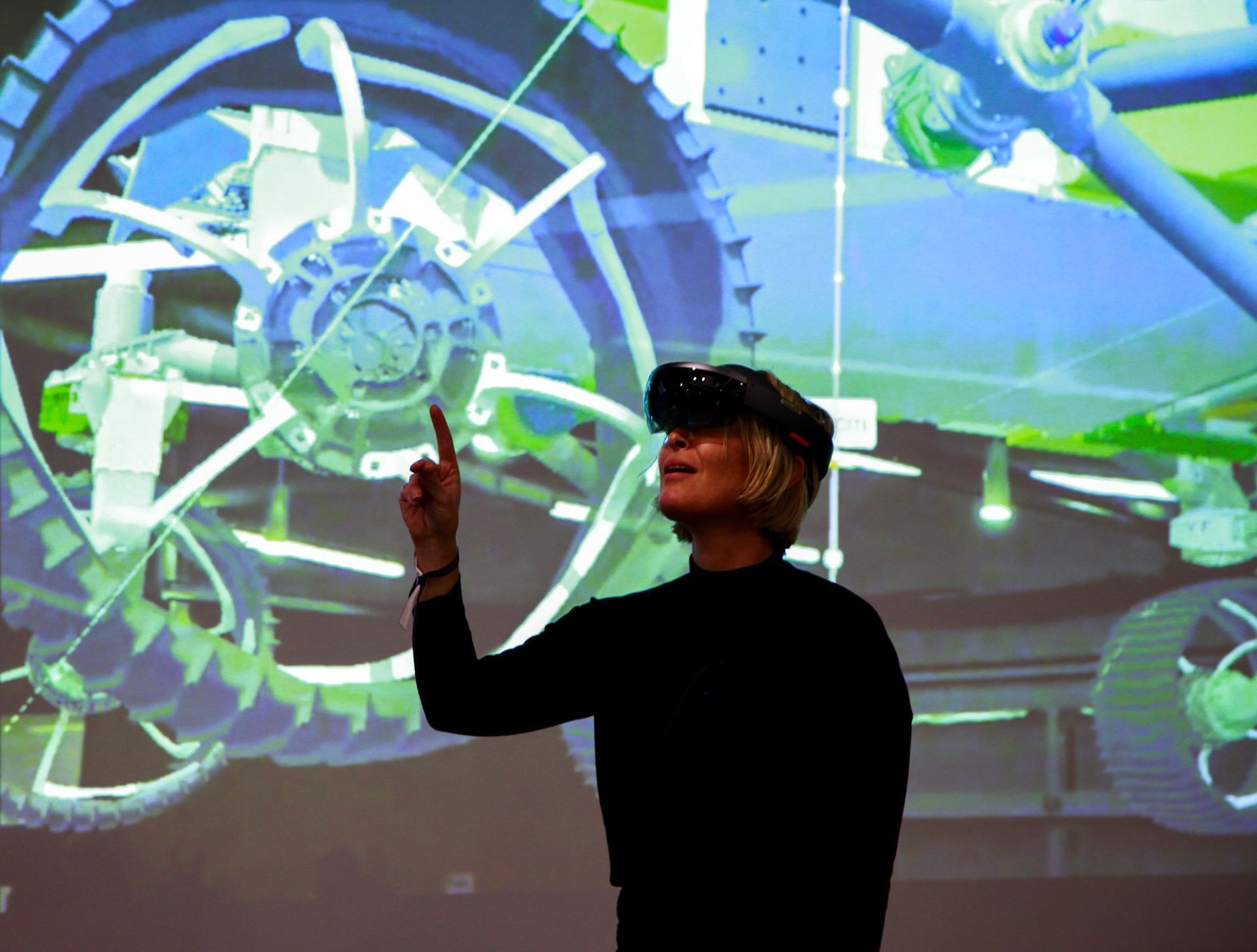 NASA's HoloLens Demo Puts Researchers on Mars, Space Station and ...
