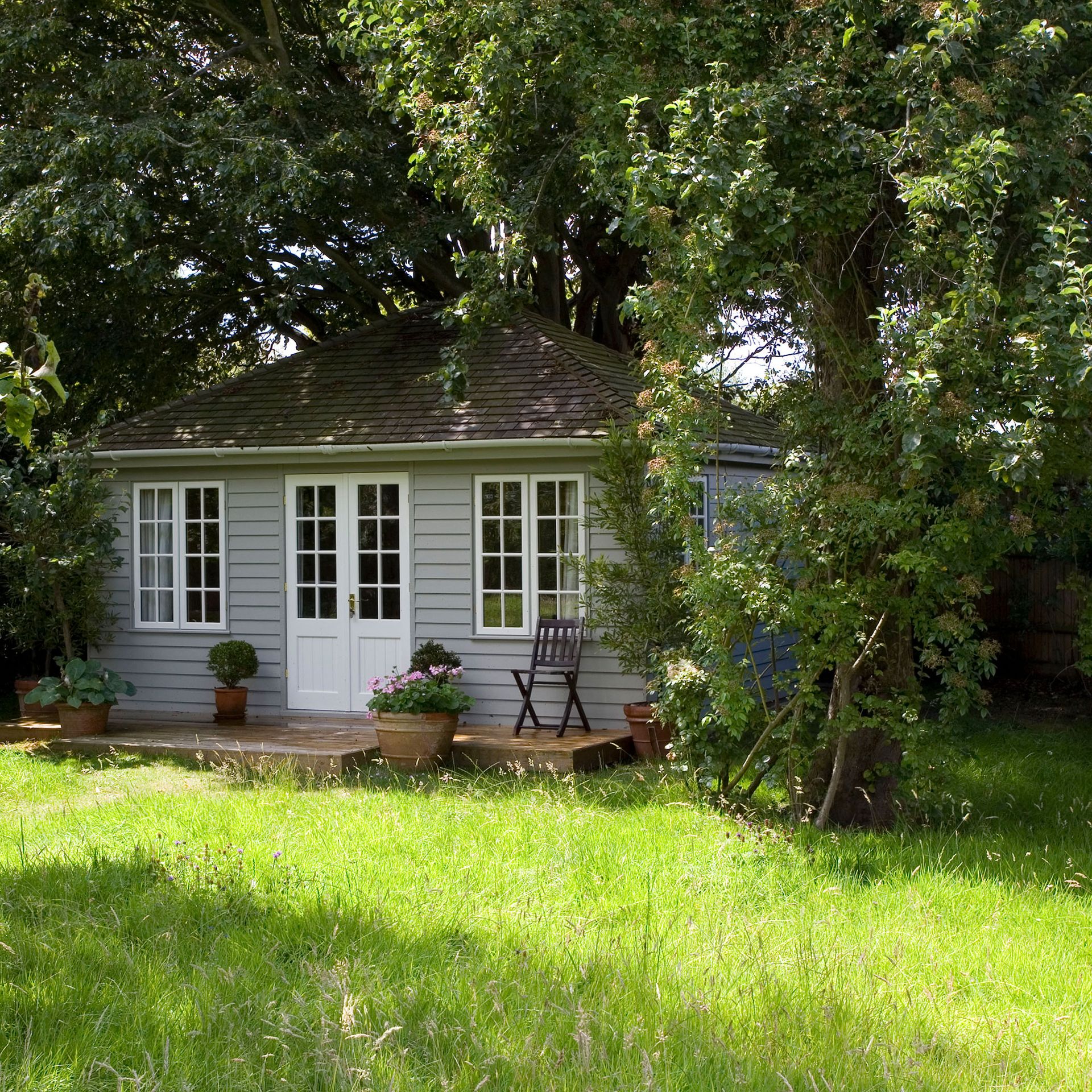 20 lawn ideas to get creative with your grassy garden | Ideal Home
