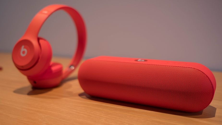 15 Product Red iPhone 8 and iPhone 8 Plus photos: Apple's new bold ...