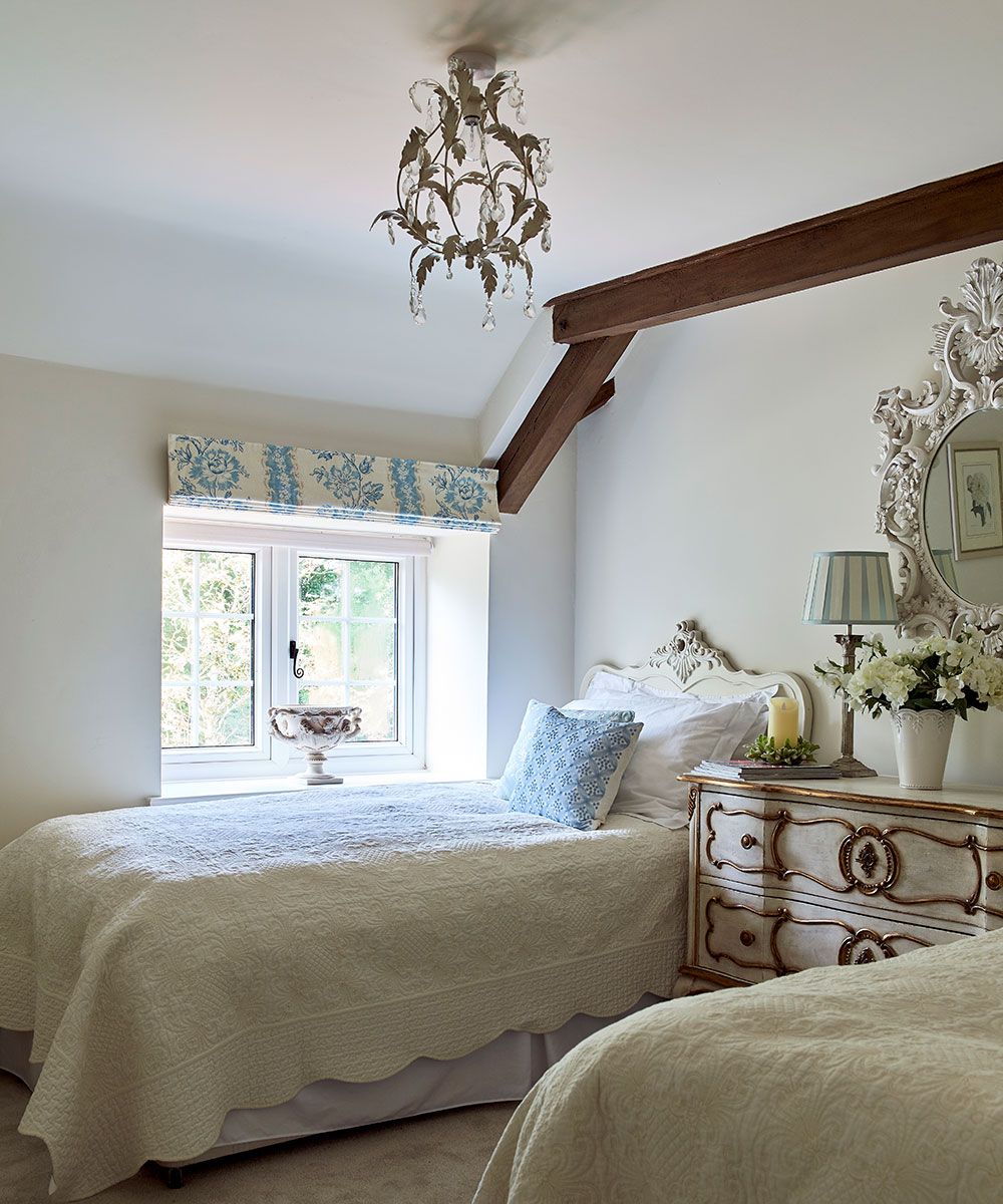 A festive 16th-century stone cottage in Wiltshire | Homes and Gardens