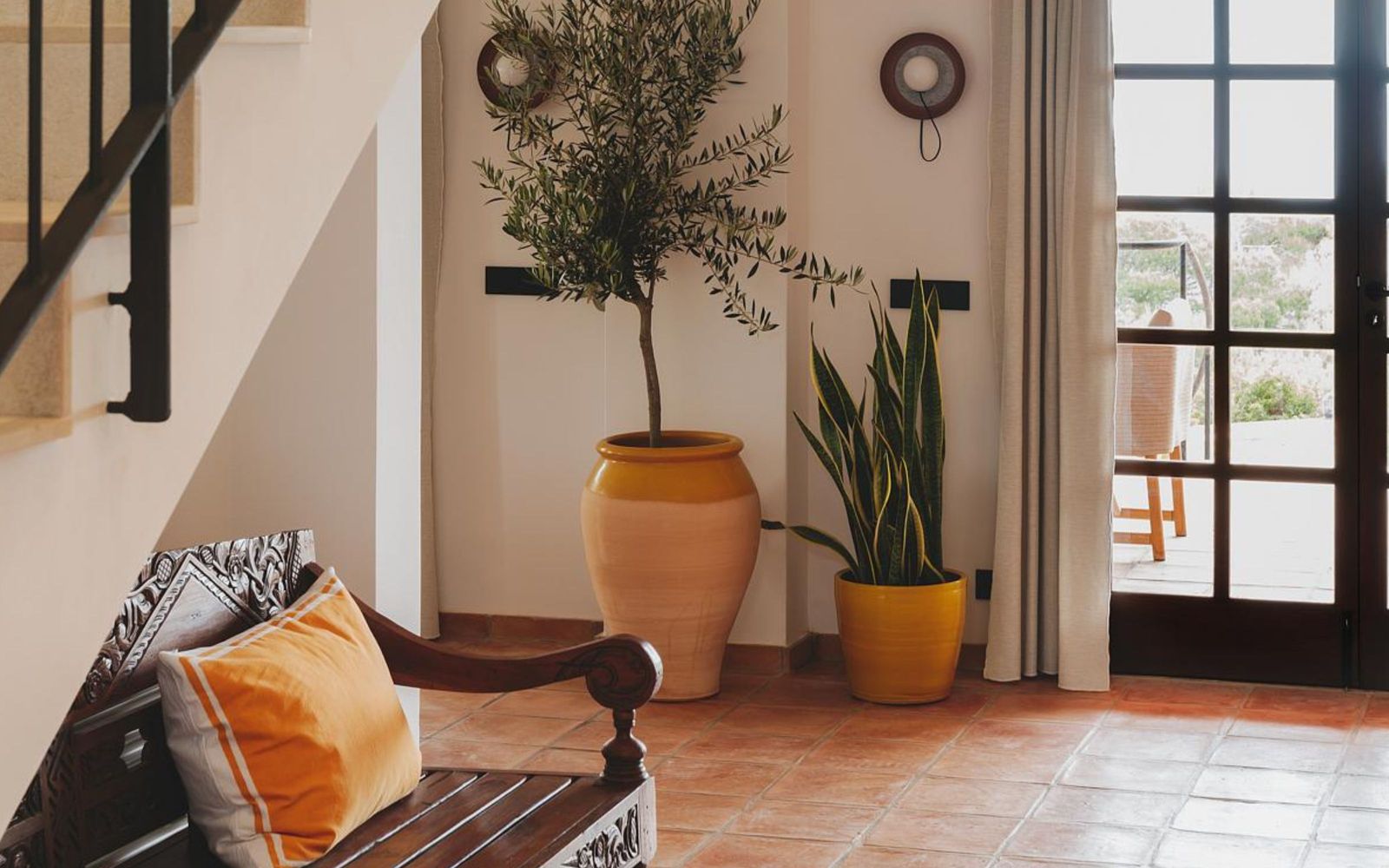 5 entryway Feng Shui rules you should really be following