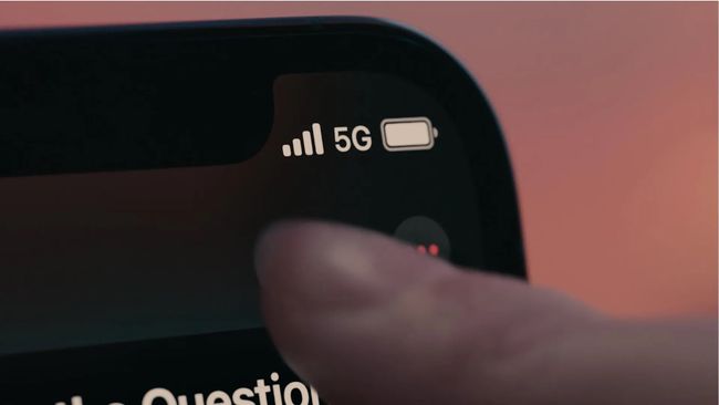 iPhone stuck in SOS mode? Major carriers thrown into chaos as ...