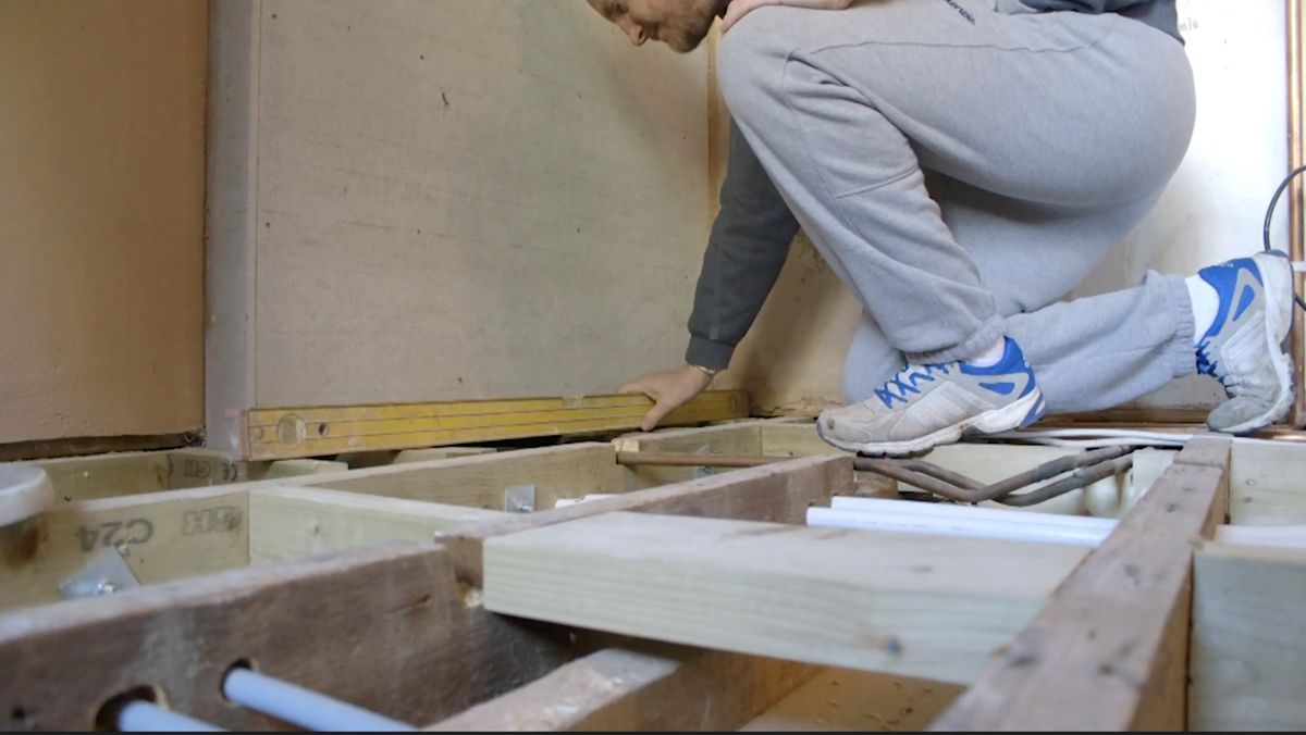 How to install a wet room: a step-by-step guide | Homebuilding