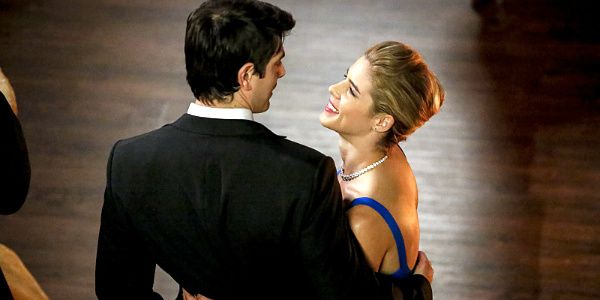 First Look At Laurel Lance's Return To Arrow Will Make Olicity Fans ...