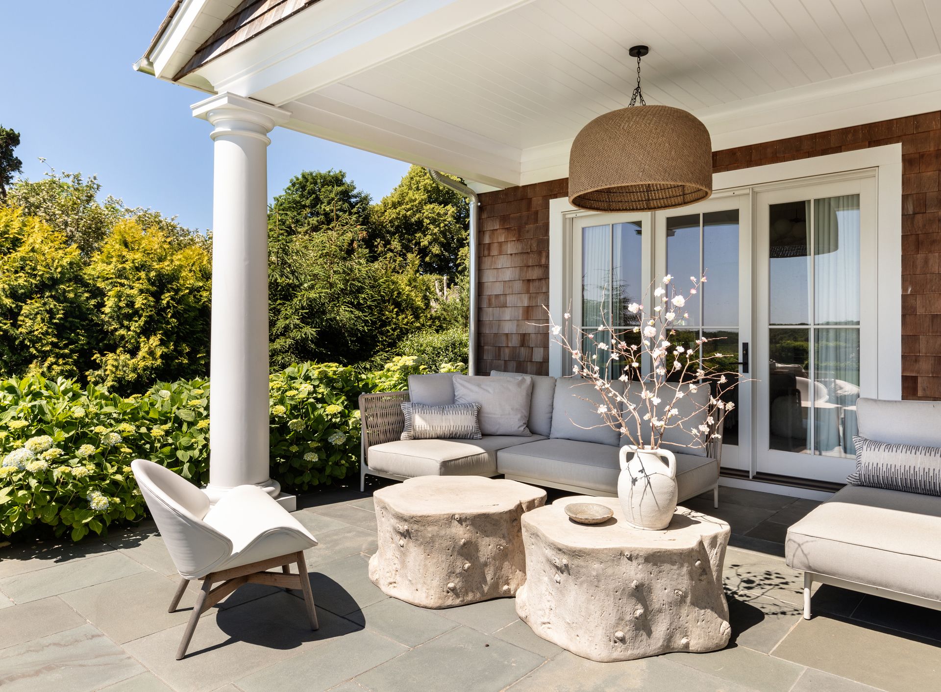 How to make the deck look expensive? 10 tips from experts | Livingetc