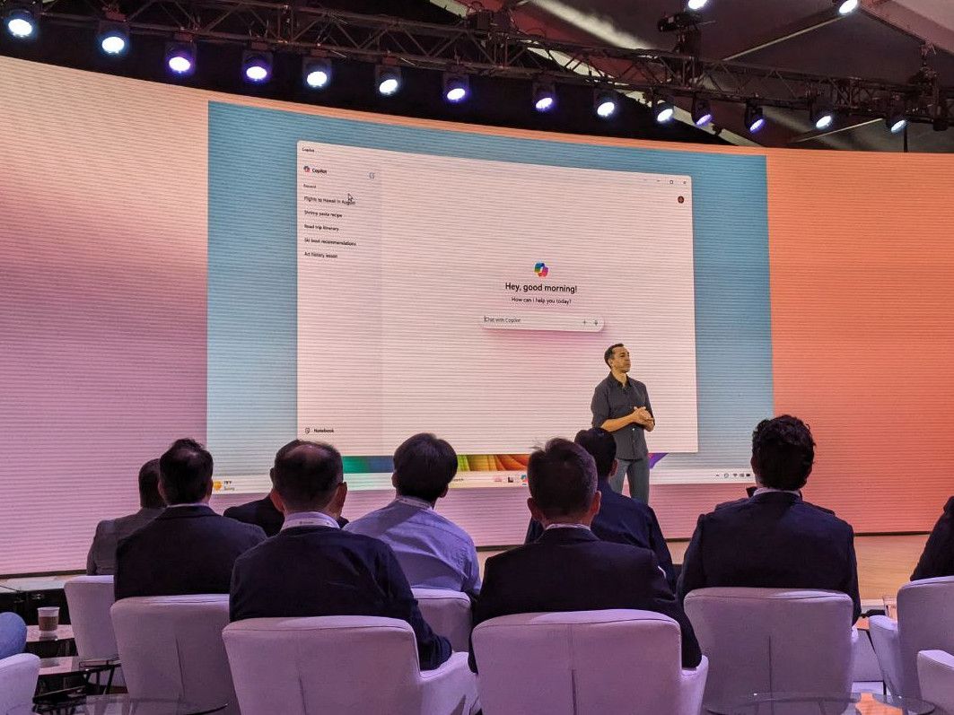 Microsoft Surface and Windows 11 AI event live blog | Windows Central