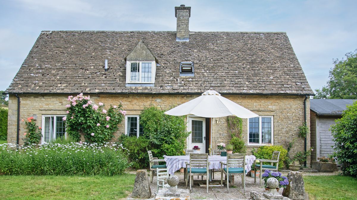 This is the best day to renew your home insurance policy | Ideal Home