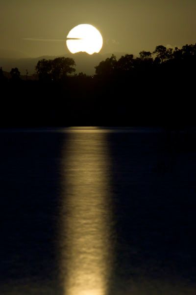 Full Moon Rising: Glitzy Photos of a Supermoon | Live Science