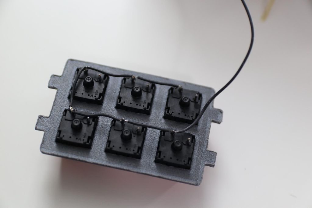 How to Build a Raspberry Pi Pico-Powered Stream Deck Keypad | Tom's ...