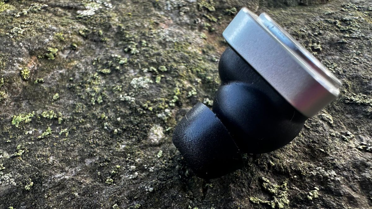 Master & Dynamic MW09 review: Premium earbuds that are worth every cent ...