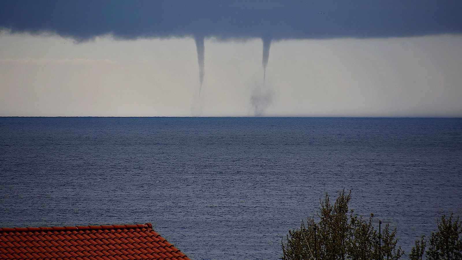 Waterspouts: the water tornado thought to have caused Sicily tragedy ...