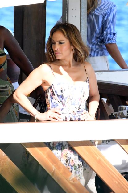Jennifer Lopez Sang Karaoke at a Nightclub in Italy Over the Weekend ...
