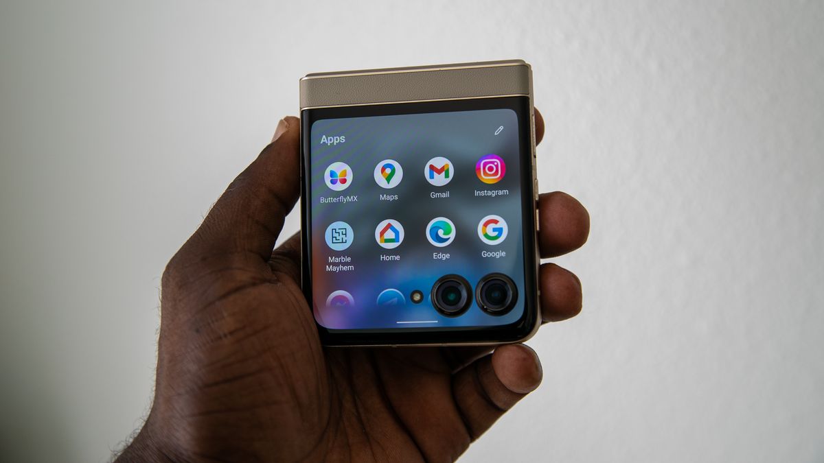 Motorola Razr Plus 2024: Price, specs, and everything you need to know ...