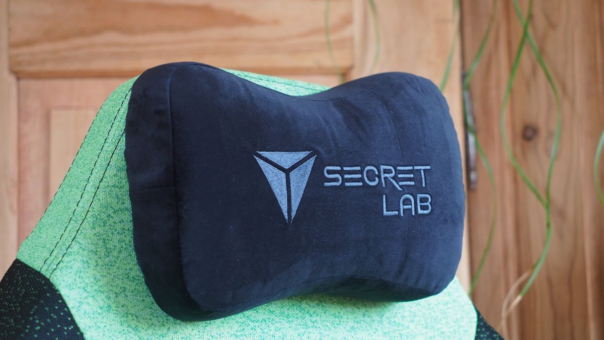 SecretLab Titan Evo 2022 Minecraft chair review: This creeper chair won ...