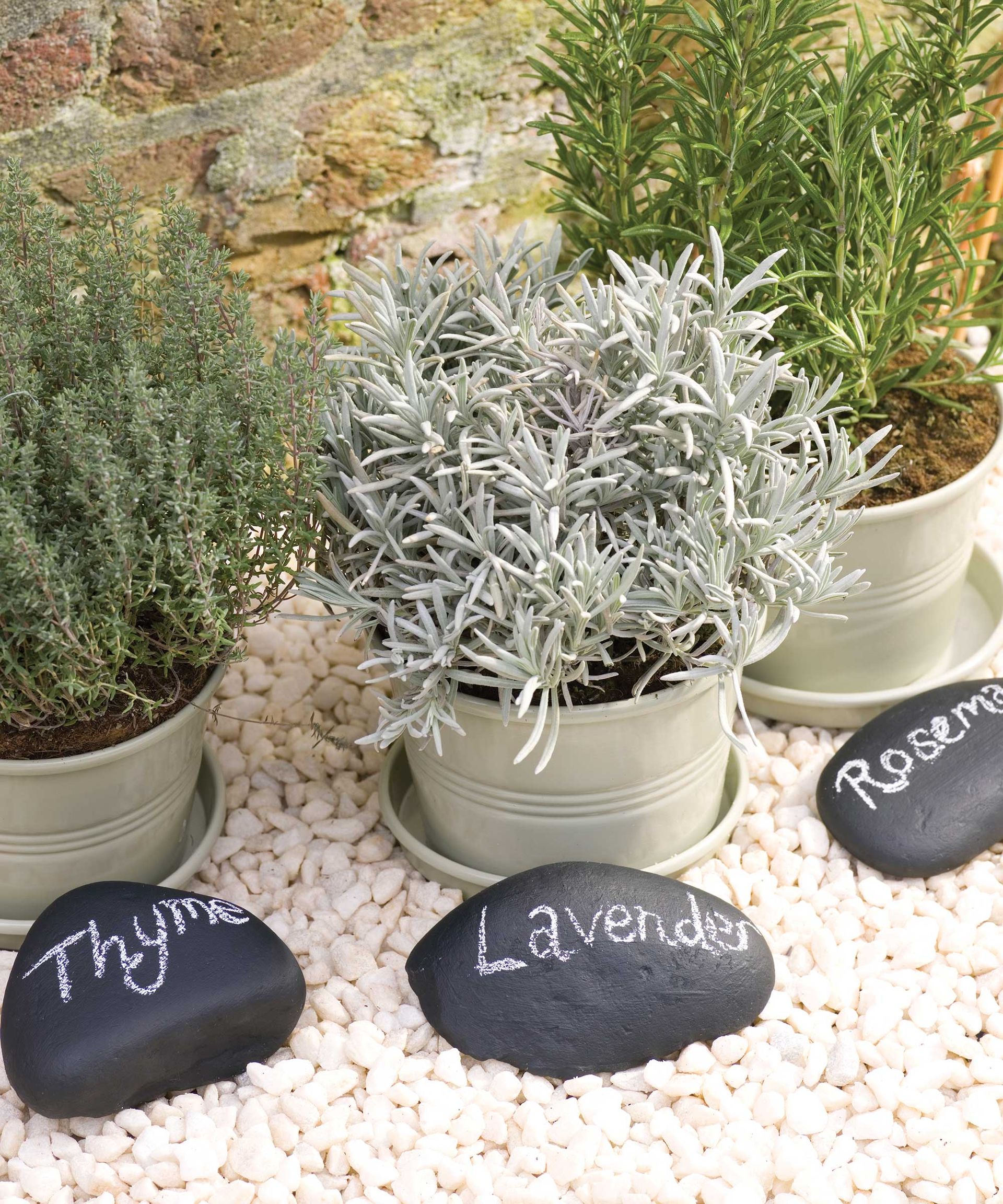 Garden decor with stones: 12 beautiful ideas for walls, floors ...