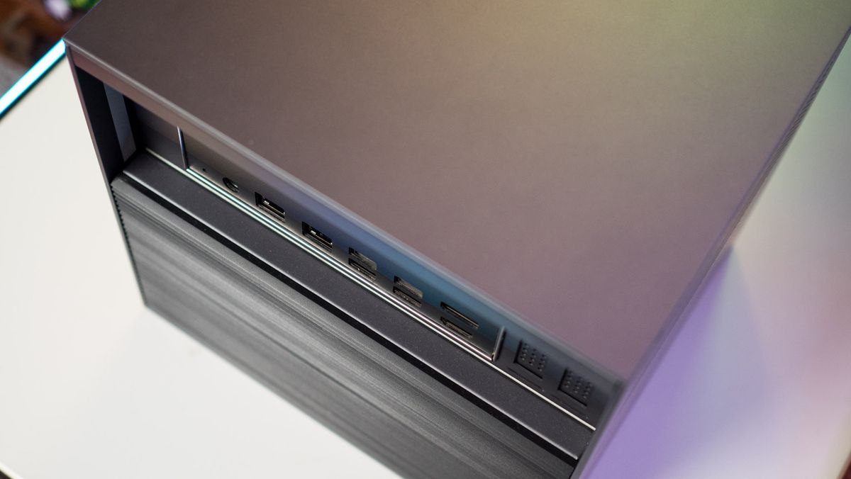 ZimaCube NAS hands-on: This 6-bay NAS has a lot of potential | Android ...