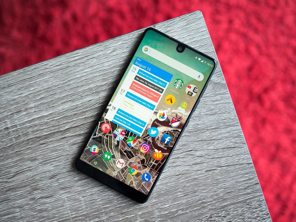Essential Phone review: One (big) step away from the flagship ...